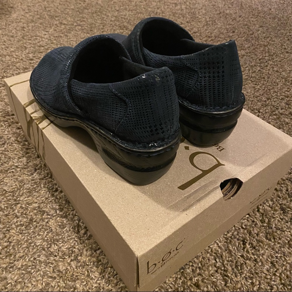 B. O. C.- Born Concept. Navy. Clogs. - Gem
